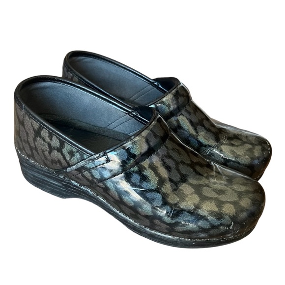Dansko | Shoes | Dansko Black Iridescent Leopard Cheetah Print Shiny ...
